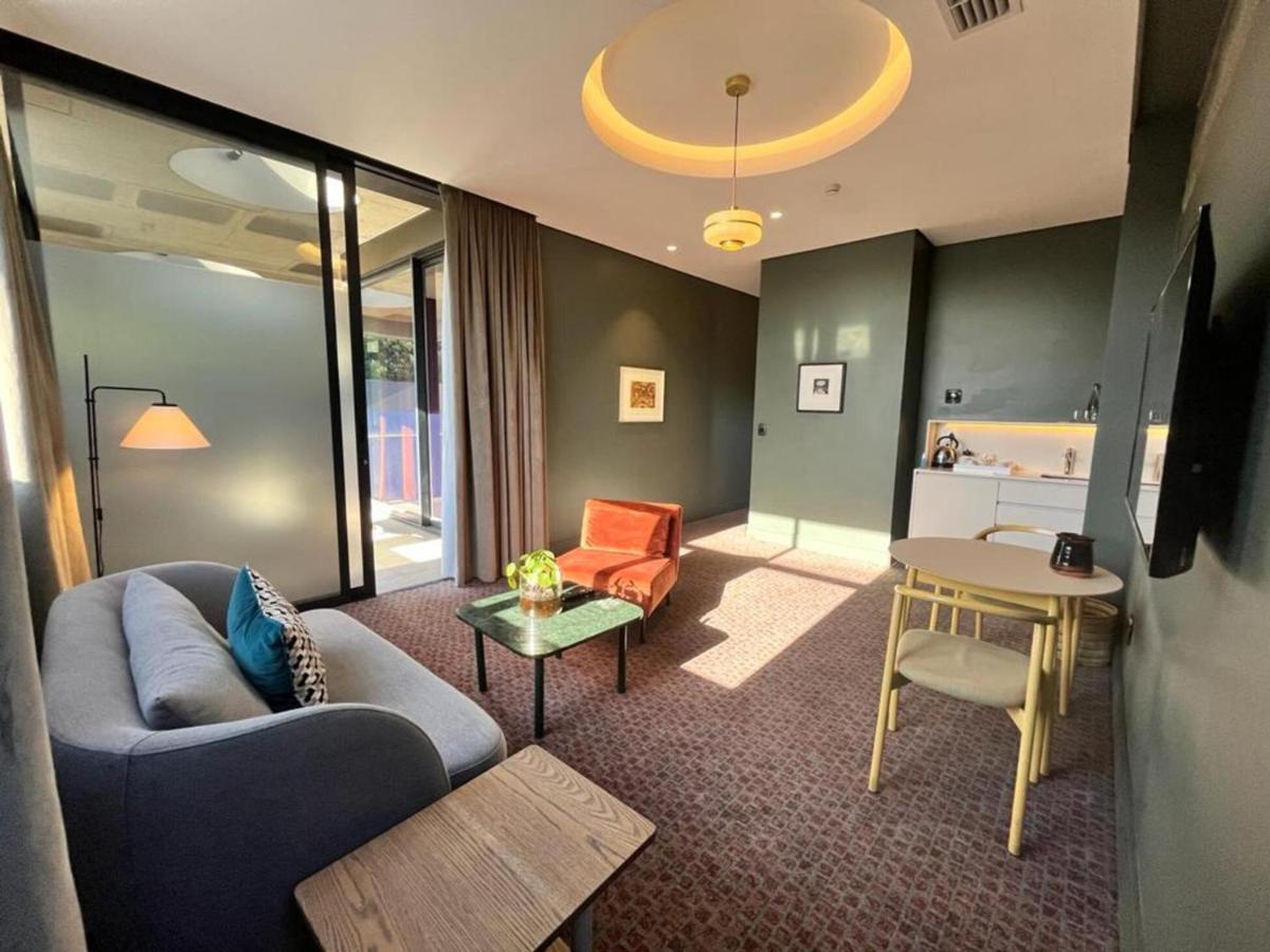 HOME SUITE HOTELS ROSEBANK JOHANNESBURG - BOOK 4-STAR ACCOMMODATION IN ...