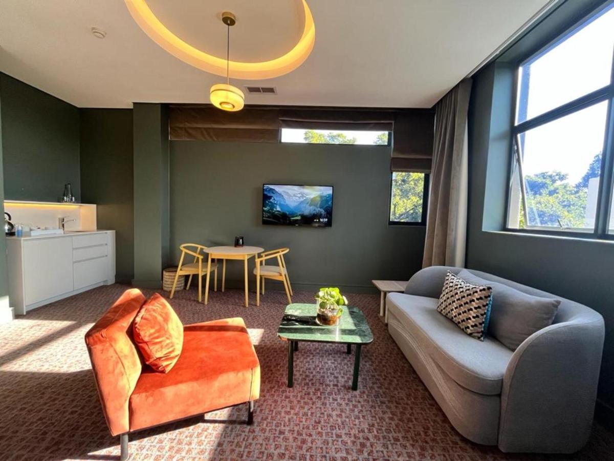 HOME SUITE HOTELS ROSEBANK JOHANNESBURG - BOOK 4-STAR ACCOMMODATION IN ...
